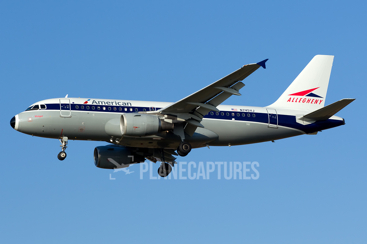 American Airlines Allegheny Airlines Airbus A319-112 N745VJ ...